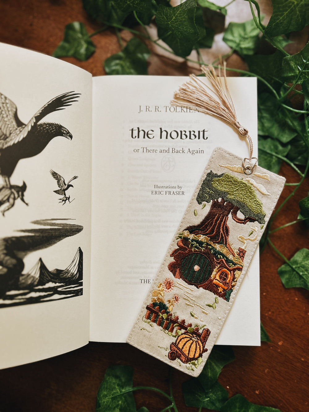 Immersive fantasy merchandise for books and brands. – Fablewood Goods