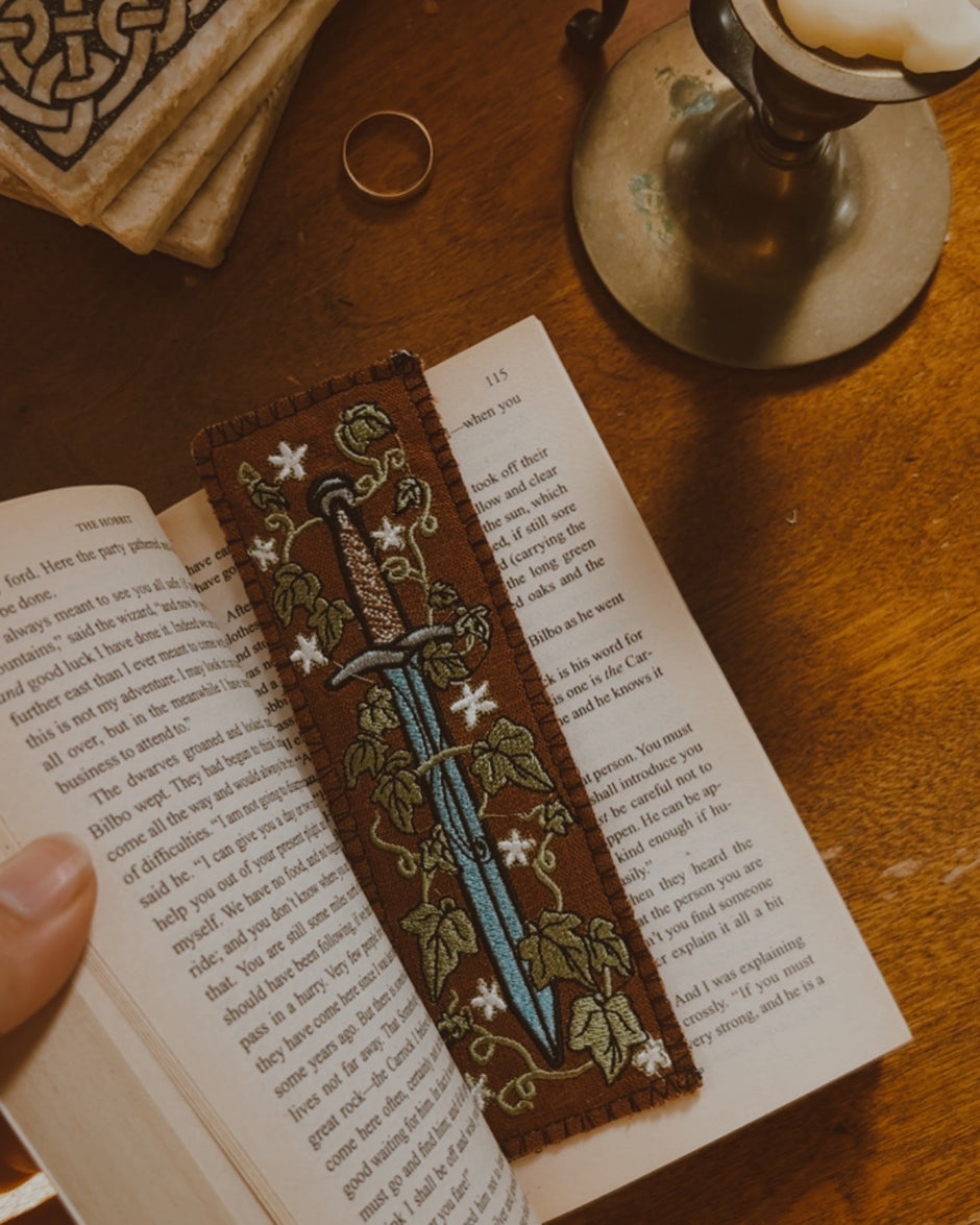 Immersive fantasy merchandise for books and brands. – Fablewood Goods