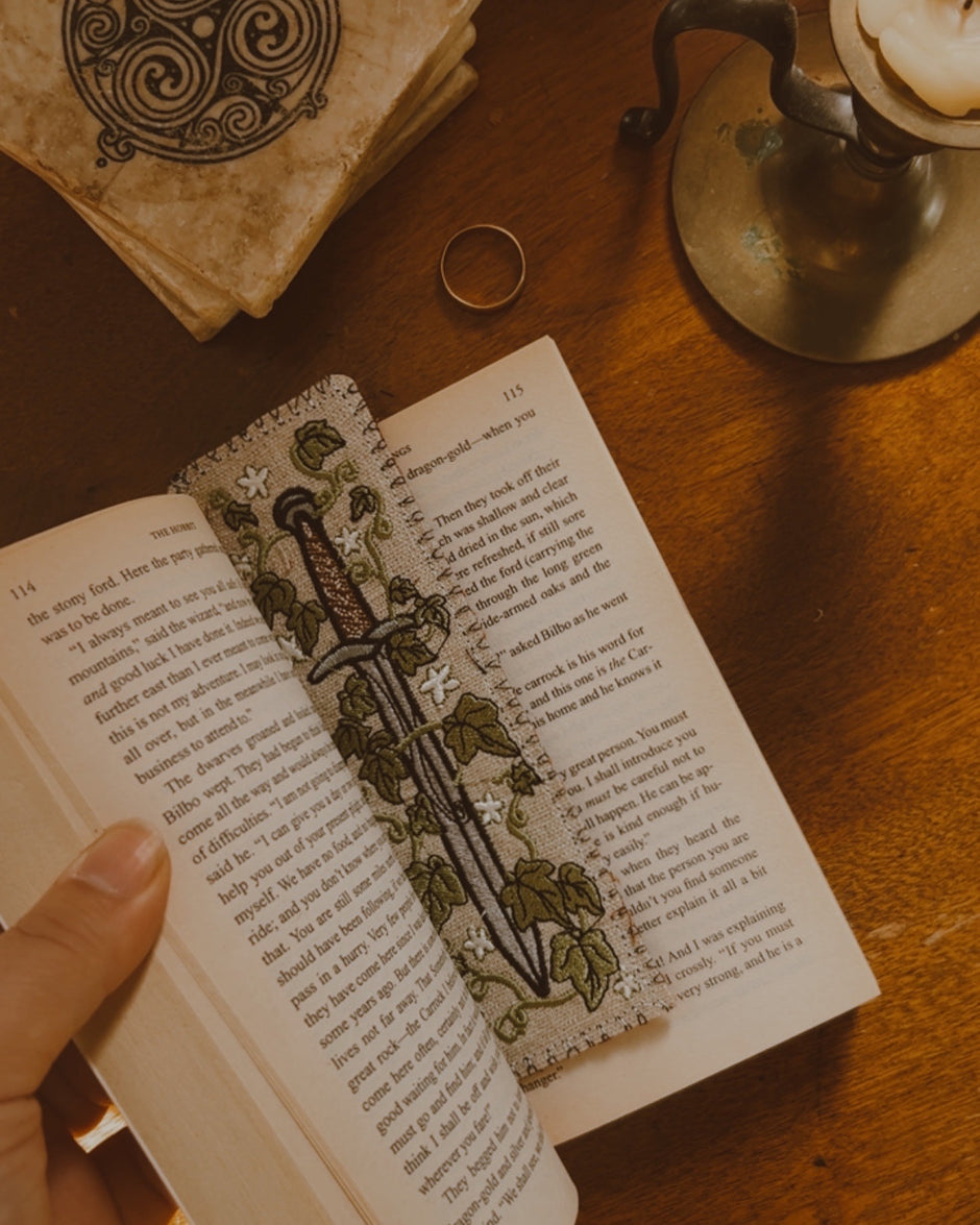 Immersive fantasy merchandise for books and brands. – Fablewood Goods